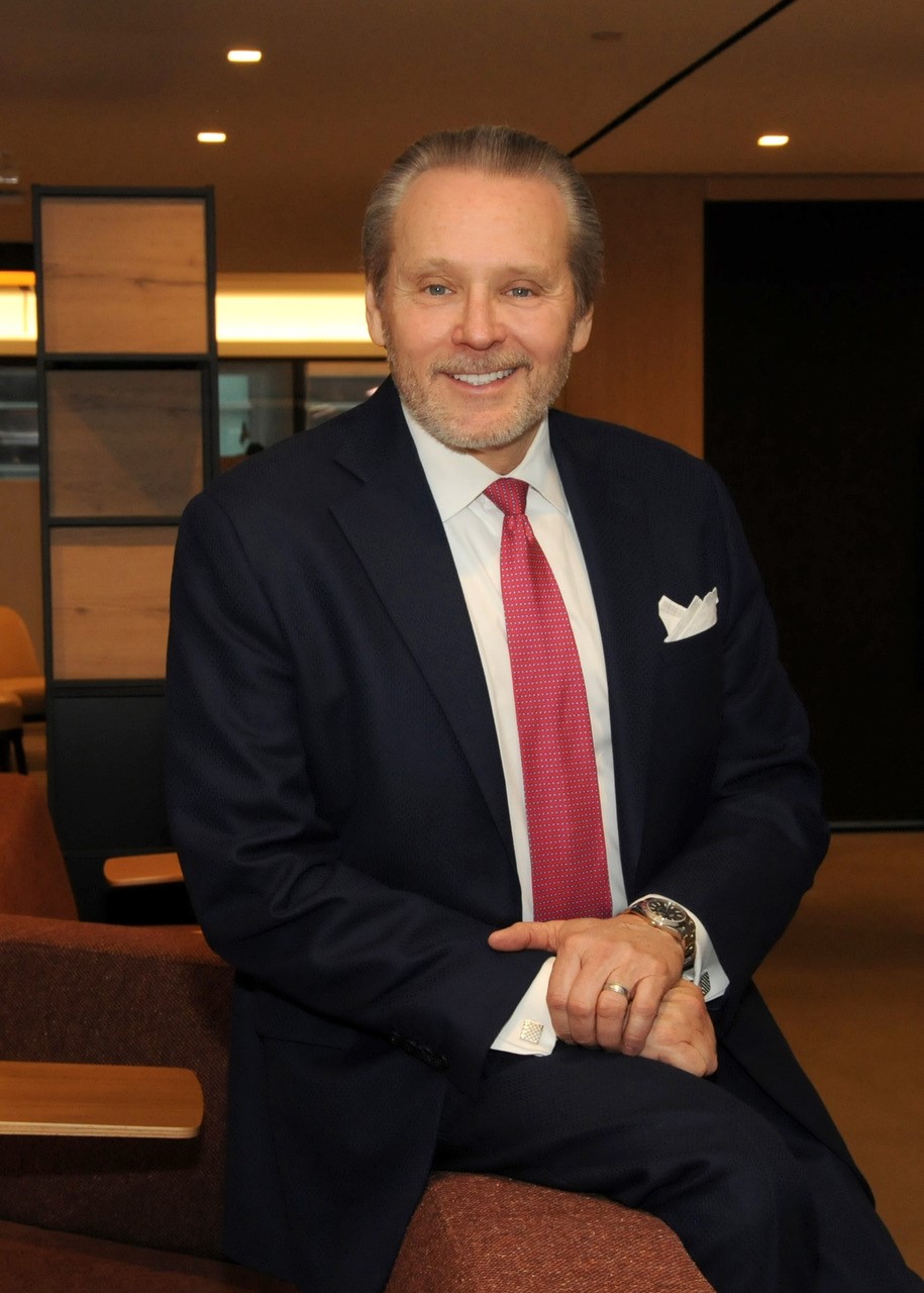 Contact Bob Knakal | NYC Property Broker | (212) 888-8850